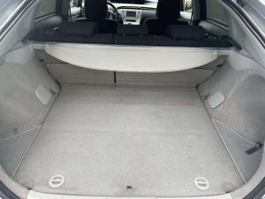 Pelēks Toyota Prius 2012 Viļņa, ar dzinēja tilpumu 1.80 L un nobraukumu 251 tūkst. km par 6500 €, foto 11 vietnē AUTOMOTO.COM.LV