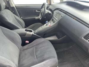 Pelēks Toyota Prius 2012 Viļņa, ar dzinēja tilpumu 1.80 L un nobraukumu 251 tūkst. km par 6500 €, foto 12 vietnē AUTOMOTO.COM.LV