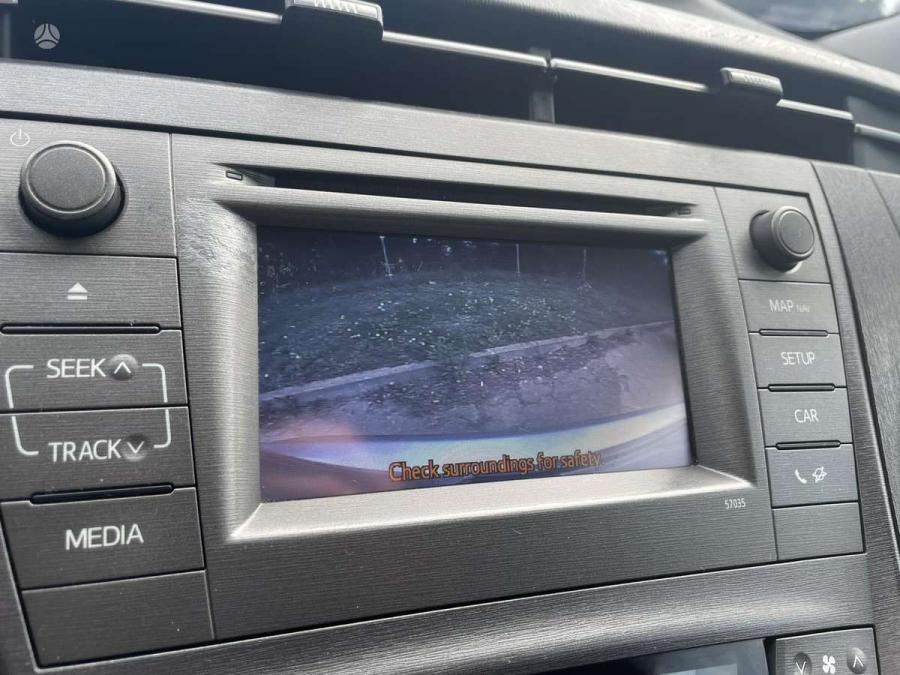 Pelēks Toyota Prius 2012 Viļņa, ar dzinēja tilpumu 1.80 L un nobraukumu 251 tūkst. km par 6500 €, foto 14 vietnē AUTOMOTO.COM.LV