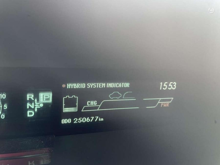 Pelēks Toyota Prius 2012 Viļņa, ar dzinēja tilpumu 1.80 L un nobraukumu 251 tūkst. km par 6500 €, foto 15 vietnē AUTOMOTO.COM.LV