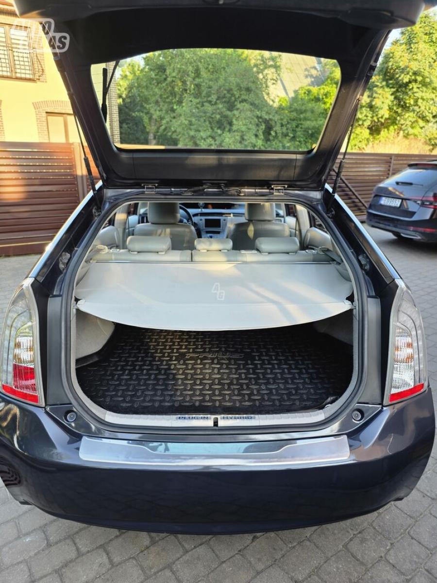 Pelēks Toyota Prius 2012 Trakai, ar dzinēja tilpumu 1.80 L un nobraukumu 347 tūkst. km par 6500 €, foto 7 vietnē AUTOMOTO.COM.LV