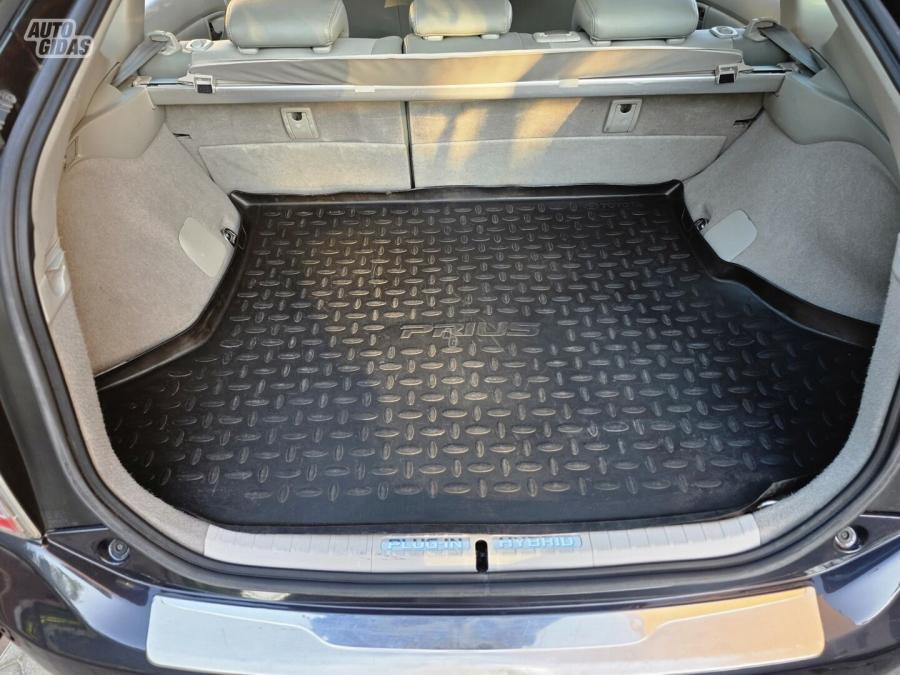 Pelēks Toyota Prius 2012 Trakai, ar dzinēja tilpumu 1.80 L un nobraukumu 347 tūkst. km par 6500 €, foto 9 vietnē AUTOMOTO.COM.LV