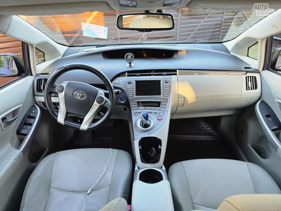 Pelēks Toyota Prius 2012 Trakai, ar dzinēja tilpumu 1.80 L un nobraukumu 347 tūkst. km par 6500 €, foto 11 vietnē AUTOMOTO.COM.LV