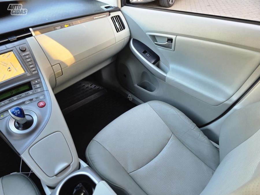 Pelēks Toyota Prius 2012 Trakai, ar dzinēja tilpumu 1.80 L un nobraukumu 347 tūkst. km par 6500 €, foto 19 vietnē AUTOMOTO.COM.LV