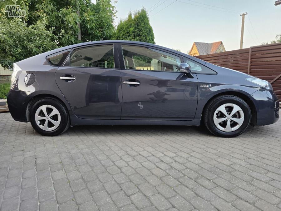 Pelēks Toyota Prius 2012 Trakai, ar dzinēja tilpumu 1.80 L un nobraukumu 347 tūkst. km par 6500 €, foto 30 vietnē AUTOMOTO.COM.LV