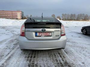 Grey Toyota Prius 2013 in Vilnius, with an engine capacity of 1.80 L and mileage of 351 thousand km for 7999 €, photo 12 on AUTOMOTO.COM.LV