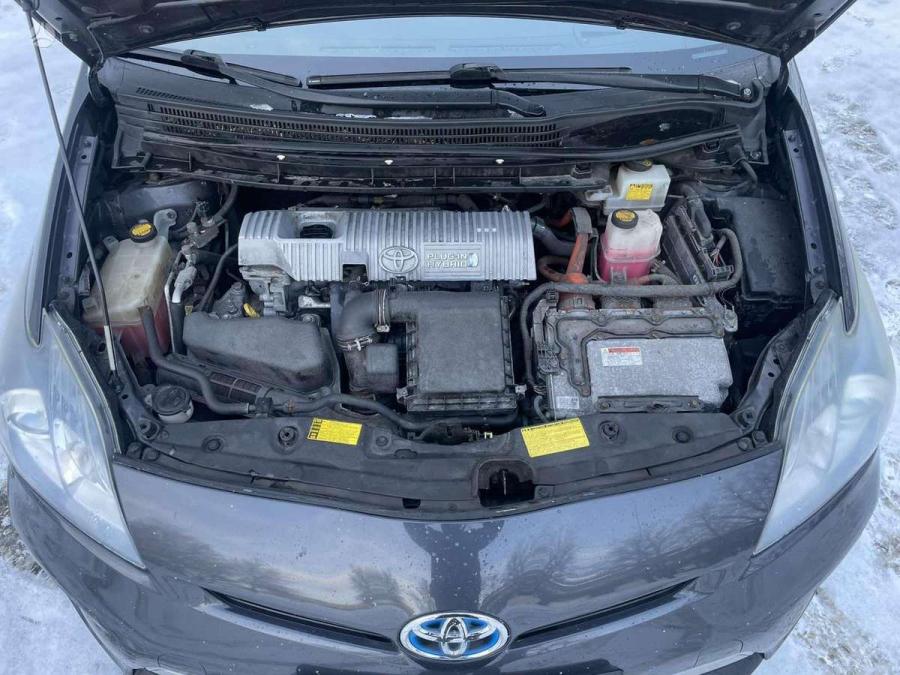Pelēks Toyota Prius 2013 Viļņa, ar dzinēja tilpumu 1.80 L un nobraukumu 300 tūkst. km par 7500 €, foto 13 vietnē AUTOMOTO.COM.LV