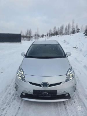 Pelēks Toyota Prius 2013 Viļņa, ar dzinēja tilpumu 1.80 L un nobraukumu 185 tūkst. km par 7999 €, foto 2 vietnē AUTOMOTO.COM.LV