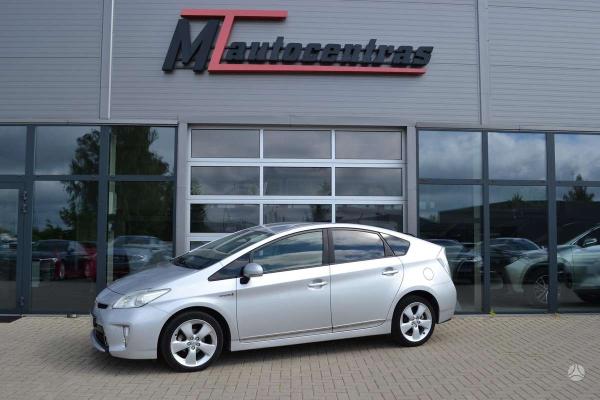 Pelēks Toyota Prius 2013 Viļņa, ar dzinēja tilpumu 1.80 L un nobraukumu 272 tūkst. km par 8500 €, foto 1 vietnē AUTOMOTO.COM.LV