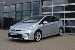 Pelēks Toyota Prius 2013 Viļņa, ar dzinēja tilpumu 1.80 L un nobraukumu 272 tūkst. km par 8500 €, foto 3 vietnē AUTOMOTO.COM.LV