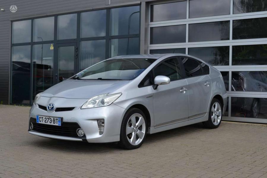 Pelēks Toyota Prius 2013 Viļņa, ar dzinēja tilpumu 1.80 L un nobraukumu 272 tūkst. km par 8500 €, foto 3 vietnē AUTOMOTO.COM.LV