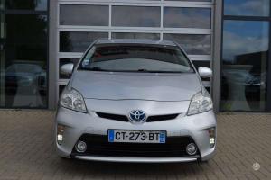 Pelēks Toyota Prius 2013 Viļņa, ar dzinēja tilpumu 1.80 L un nobraukumu 272 tūkst. km par 8500 €, foto 4 vietnē AUTOMOTO.COM.LV