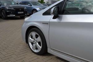 Pelēks Toyota Prius 2013 Viļņa, ar dzinēja tilpumu 1.80 L un nobraukumu 272 tūkst. km par 8500 €, foto 13 vietnē AUTOMOTO.COM.LV