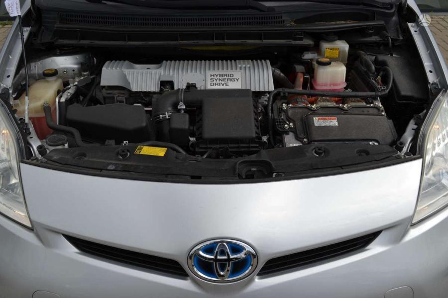 Pelēks Toyota Prius 2013 Viļņa, ar dzinēja tilpumu 1.80 L un nobraukumu 272 tūkst. km par 8500 €, foto 15 vietnē AUTOMOTO.COM.LV