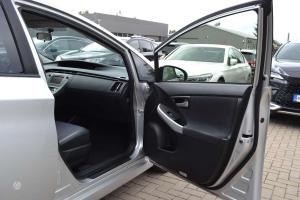 Pelēks Toyota Prius 2013 Viļņa, ar dzinēja tilpumu 1.80 L un nobraukumu 272 tūkst. km par 8500 €, foto 16 vietnē AUTOMOTO.COM.LV