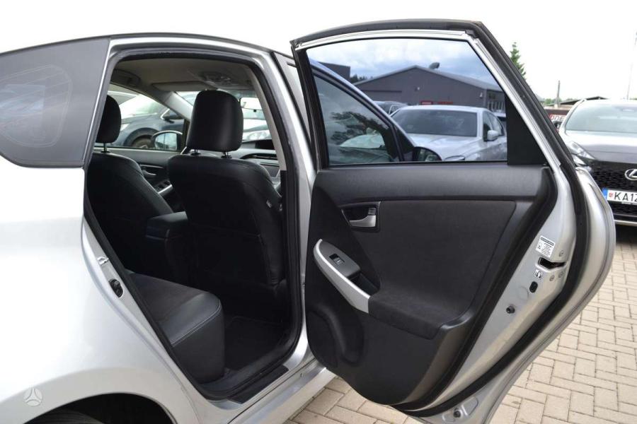 Pelēks Toyota Prius 2013 Viļņa, ar dzinēja tilpumu 1.80 L un nobraukumu 272 tūkst. km par 8500 €, foto 20 vietnē AUTOMOTO.COM.LV
