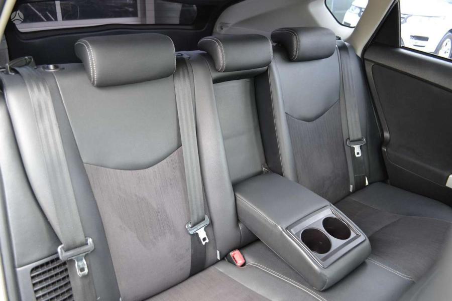 Pelēks Toyota Prius 2013 Viļņa, ar dzinēja tilpumu 1.80 L un nobraukumu 272 tūkst. km par 8500 €, foto 23 vietnē AUTOMOTO.COM.LV