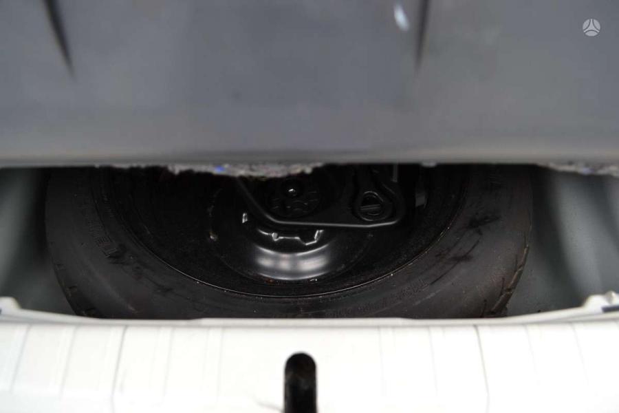 Pelēks Toyota Prius 2013 Viļņa, ar dzinēja tilpumu 1.80 L un nobraukumu 272 tūkst. km par 8500 €, foto 25 vietnē AUTOMOTO.COM.LV