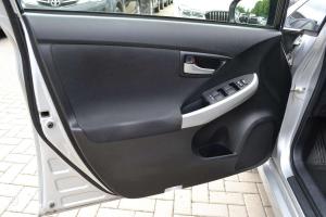 Pelēks Toyota Prius 2013 Viļņa, ar dzinēja tilpumu 1.80 L un nobraukumu 272 tūkst. km par 8500 €, foto 31 vietnē AUTOMOTO.COM.LV