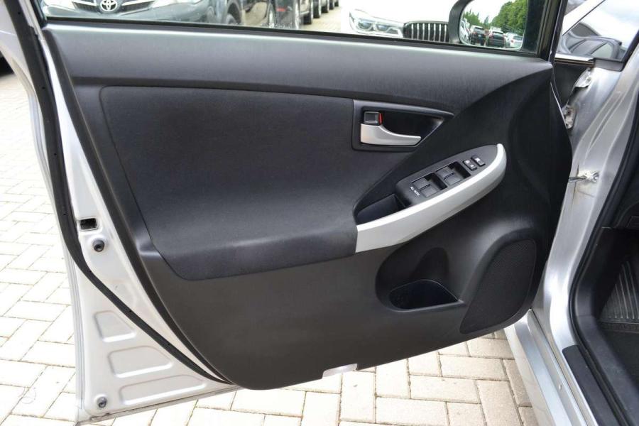 Pelēks Toyota Prius 2013 Viļņa, ar dzinēja tilpumu 1.80 L un nobraukumu 272 tūkst. km par 8500 €, foto 31 vietnē AUTOMOTO.COM.LV