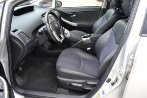 Pelēks Toyota Prius 2013 Viļņa, ar dzinēja tilpumu 1.80 L un nobraukumu 272 tūkst. km par 8500 €, foto 33 vietnē AUTOMOTO.COM.LV