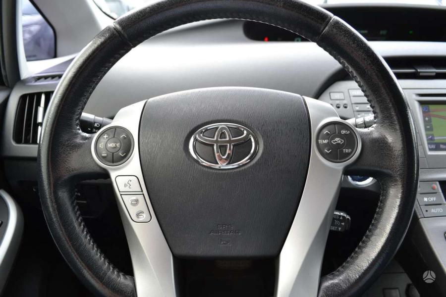 Pelēks Toyota Prius 2013 Viļņa, ar dzinēja tilpumu 1.80 L un nobraukumu 272 tūkst. km par 8500 €, foto 38 vietnē AUTOMOTO.COM.LV