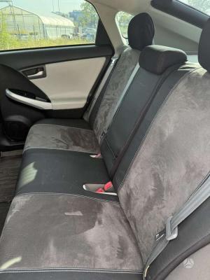 Pelēks Toyota Prius 2013 Viļņa, ar dzinēja tilpumu 1.80 L un nobraukumu 276 tūkst. km par 8300 €, foto 16 vietnē AUTOMOTO.COM.LV