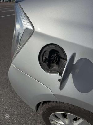 Pelēks Toyota Prius 2013 Viļņa, ar dzinēja tilpumu 1.80 L un nobraukumu 276 tūkst. km par 8300 €, foto 17 vietnē AUTOMOTO.COM.LV