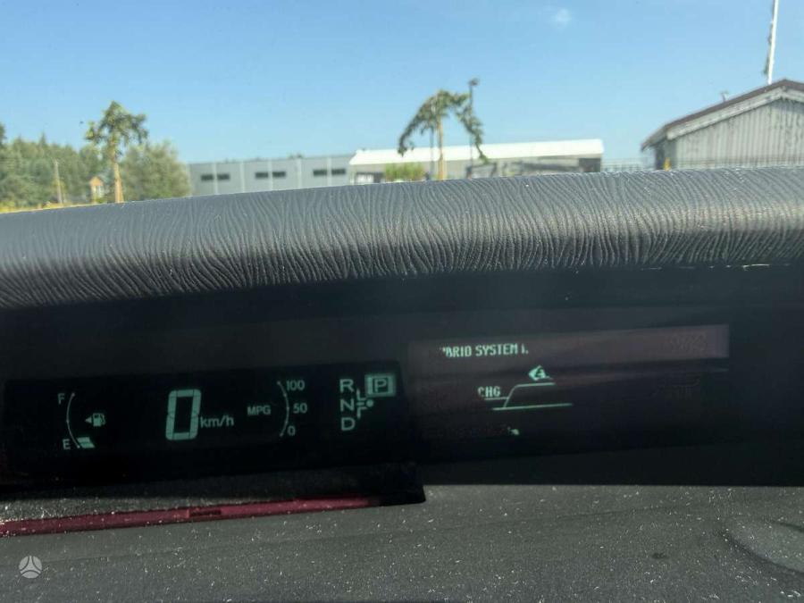 Pelēks Toyota Prius 2013 Viļņa, ar dzinēja tilpumu 1.80 L un nobraukumu 276 tūkst. km par 8300 €, foto 21 vietnē AUTOMOTO.COM.LV