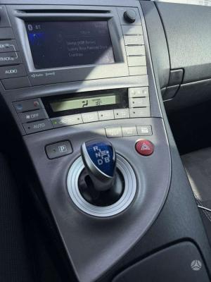 Pelēks Toyota Prius 2013 Viļņa, ar dzinēja tilpumu 1.80 L un nobraukumu 276 tūkst. km par 8300 €, foto 22 vietnē AUTOMOTO.COM.LV