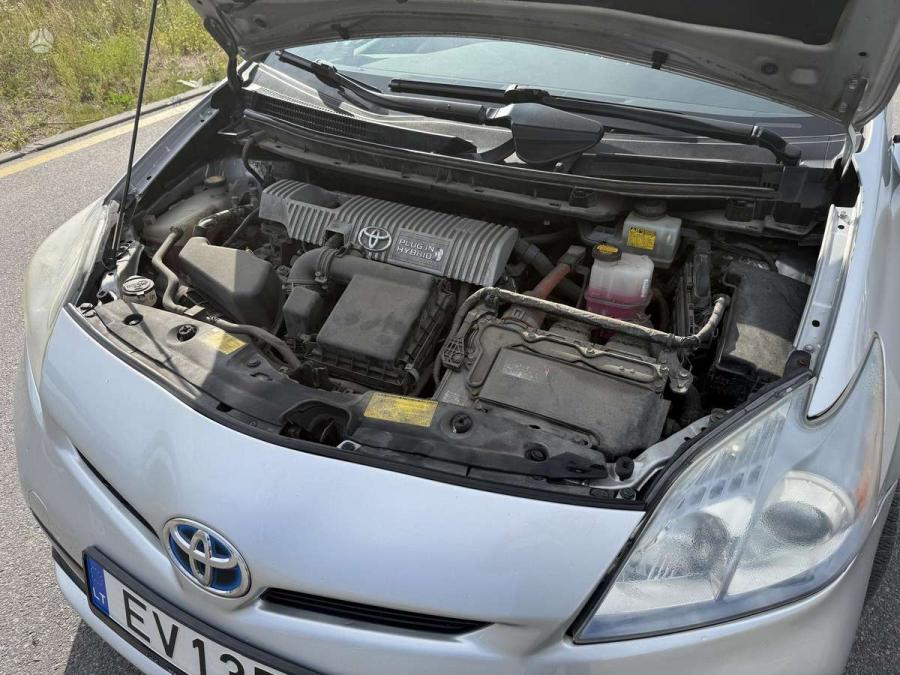 Pelēks Toyota Prius 2013 Viļņa, ar dzinēja tilpumu 1.80 L un nobraukumu 276 tūkst. km par 8300 €, foto 23 vietnē AUTOMOTO.COM.LV