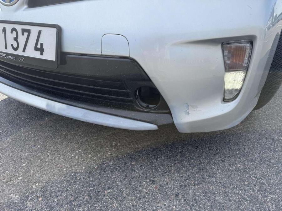 Pelēks Toyota Prius 2013 Viļņa, ar dzinēja tilpumu 1.80 L un nobraukumu 276 tūkst. km par 8300 €, foto 31 vietnē AUTOMOTO.COM.LV