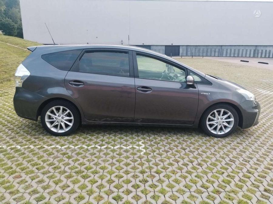 Pelēks Toyota Prius 2013 Kauņa, ar dzinēja tilpumu 1.80 L un nobraukumu 320 tūkst. km par 10000 €, foto 4 vietnē AUTOMOTO.COM.LV