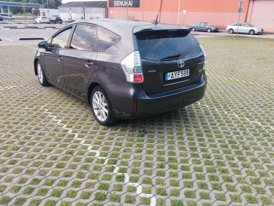 Pelēks Toyota Prius 2013 Kauņa, ar dzinēja tilpumu 1.80 L un nobraukumu 320 tūkst. km par 10000 €, foto 8 vietnē AUTOMOTO.COM.LV