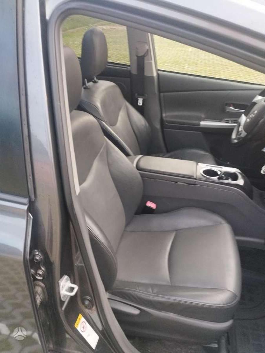 Pelēks Toyota Prius 2013 Kauņa, ar dzinēja tilpumu 1.80 L un nobraukumu 320 tūkst. km par 10000 €, foto 17 vietnē AUTOMOTO.COM.LV