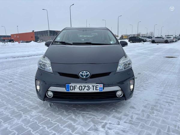 Pelēks Toyota Prius 2014 Tauragė, ar dzinēja tilpumu 1.80 L un nobraukumu 265 tūkst. km par 7500 €, foto 2 vietnē AUTOMOTO.COM.LV