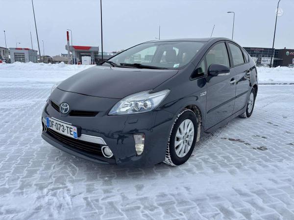 Pelēks Toyota Prius 2014 Tauragė, ar dzinēja tilpumu 1.80 L un nobraukumu 265 tūkst. km par 7500 €, foto 3 vietnē AUTOMOTO.COM.LV