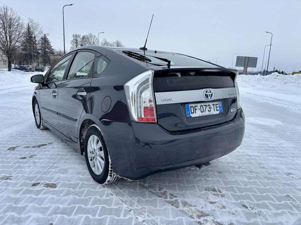 Pelēks Toyota Prius 2014 Tauragė, ar dzinēja tilpumu 1.80 L un nobraukumu 265 tūkst. km par 7500 €, foto 7 vietnē AUTOMOTO.COM.LV