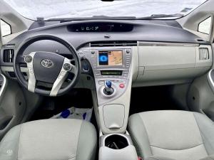 Grey Toyota Prius 2014 in Taurage, with an engine capacity of 1.80 L and mileage of 265 thousand km for 7500 €, photo 18 on AUTOMOTO.COM.LV