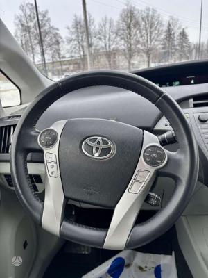 Grey Toyota Prius 2014 in Taurage, with an engine capacity of 1.80 L and mileage of 265 thousand km for 7500 €, photo 19 on AUTOMOTO.COM.LV
