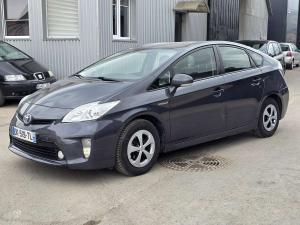 Grey Toyota Prius 2014 in Taurage, with an engine capacity of 1.80 L and mileage of 360 thousand km for 4800 €, photo  on AUTOMOTO.COM.LV