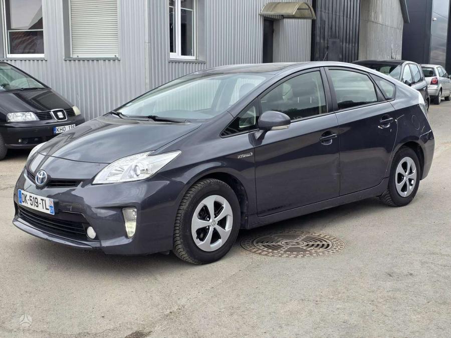 Pelēks Toyota Prius 2014 Tauragė, ar dzinēja tilpumu 1.80 L un nobraukumu 360 tūkst. km par 4800 €, foto 1 vietnē AUTOMOTO.COM.LV