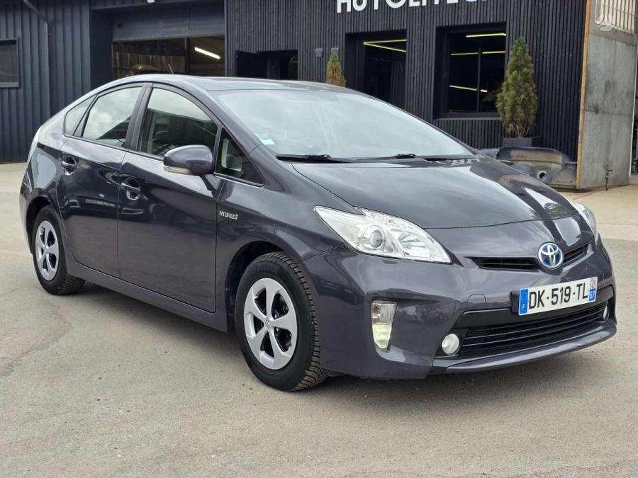 Pelēks Toyota Prius 2014 Tauragė, ar dzinēja tilpumu 1.80 L un nobraukumu 360 tūkst. km par 4800 €, foto 3 vietnē AUTOMOTO.COM.LV