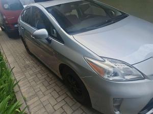 Pelēks Toyota Prius 2014 Kauņa, ar dzinēja tilpumu 1.80 L un nobraukumu 250 tūkst. km par 6800 €, foto 4 vietnē AUTOMOTO.COM.LV