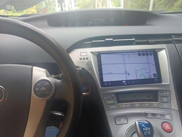 Grey Toyota Prius 2014 in Kaunas, with an engine capacity of 1.80 L and mileage of 250 thousand km for 6800 €, photo 7 on AUTOMOTO.COM.LV