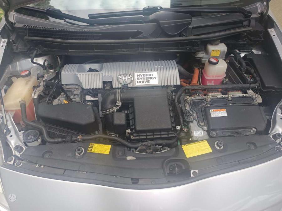 Pelēks Toyota Prius 2014 Kauņa, ar dzinēja tilpumu 1.80 L un nobraukumu 250 tūkst. km par 6800 €, foto 10 vietnē AUTOMOTO.COM.LV