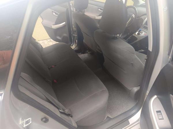 Grey Toyota Prius 2014 in Kaunas, with an engine capacity of 1.80 L and mileage of 250 thousand km for 6800 €, photo 10 on AUTOMOTO.COM.LV