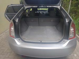 Pelēks Toyota Prius 2014 Kauņa, ar dzinēja tilpumu 1.80 L un nobraukumu 250 tūkst. km par 6800 €, foto 12 vietnē AUTOMOTO.COM.LV