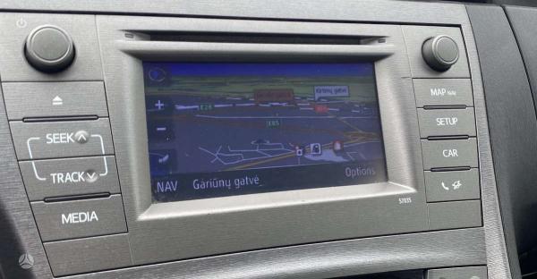 Grey Toyota Prius 2014 in Vilnius, with an engine capacity of 1.80 L and mileage of 290 thousand km for 8900 €, photo 10 on AUTOMOTO.COM.LV