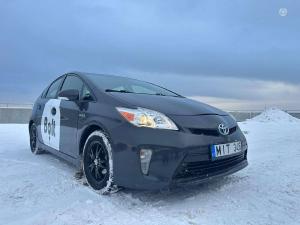 Pelēks Toyota Prius 2015 Viļņa, ar dzinēja tilpumu 1.80 L un nobraukumu 268 tūkst. km par 8300 €, foto  vietnē AUTOMOTO.COM.LV